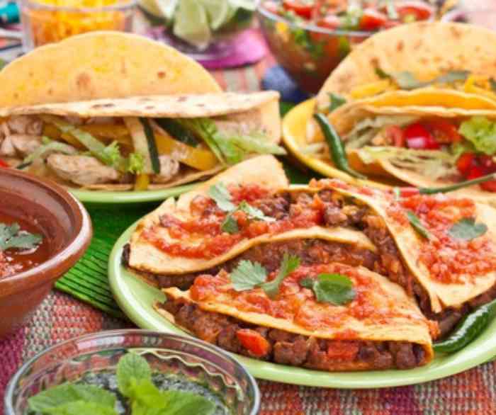 Hot Chili Cheese Triangles - Azteca